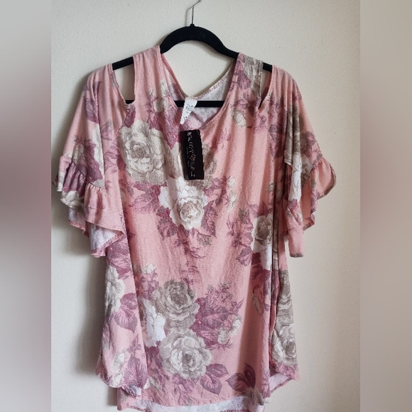 Glitzy Girlz | Tops | Nwt Glitzy Girlz Maueve Pink Floral Cold Shoulder ...